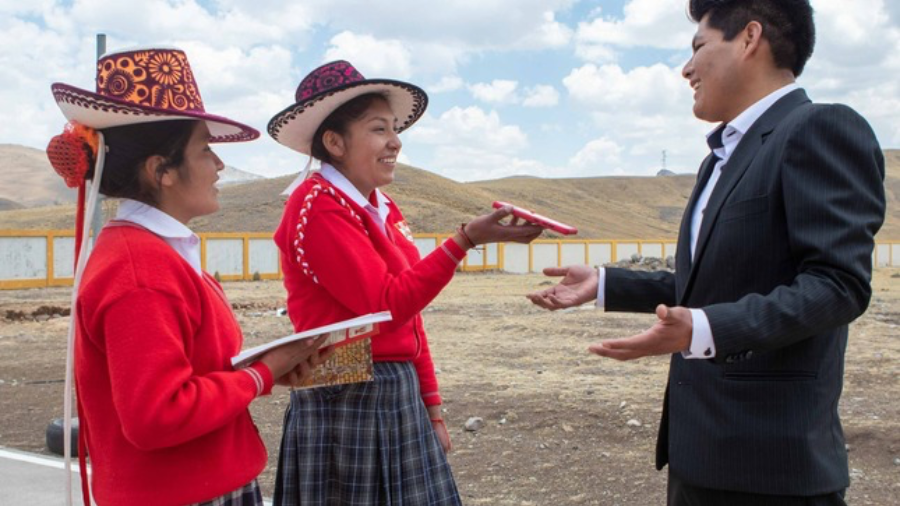 Estudiantes de zona rural mejoran aprendizajes con pódcast | TVPerú