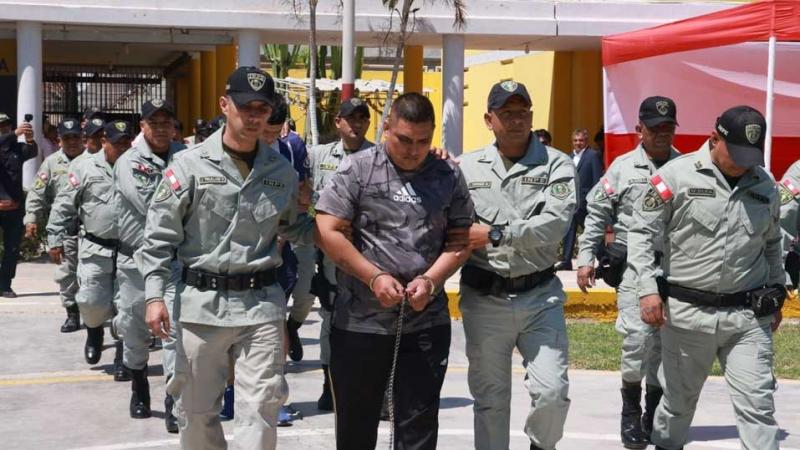 Inpe traslada 13 internos del penal de Piura a cárceles de máxima seguridad | TVPerú
