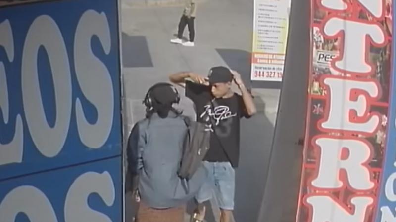San Juan De Lurigancho Delincuente Asalta La Misma Cabina De Internet
